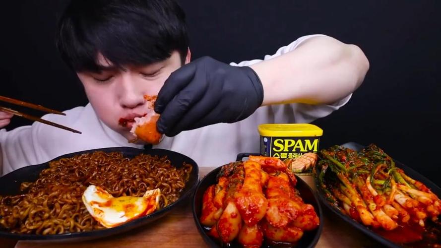 韩国深渊巨口小哥吃炸酱面截图