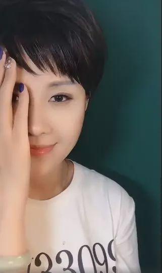 百变女王本人照片图标