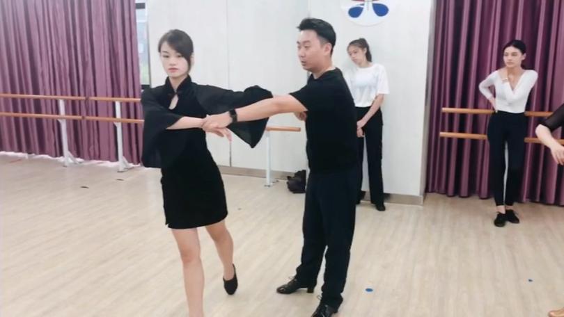 拉丁螺旋转截图