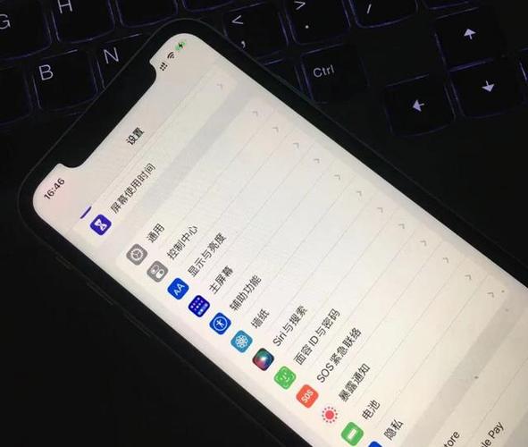 为什么iphone11锁屏慢图标