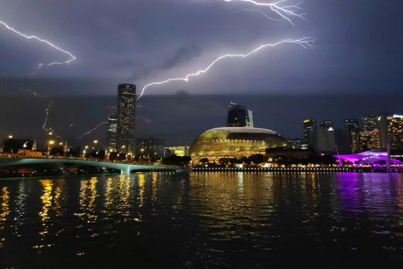 我的世界怎么把天气变成雷雨天图标