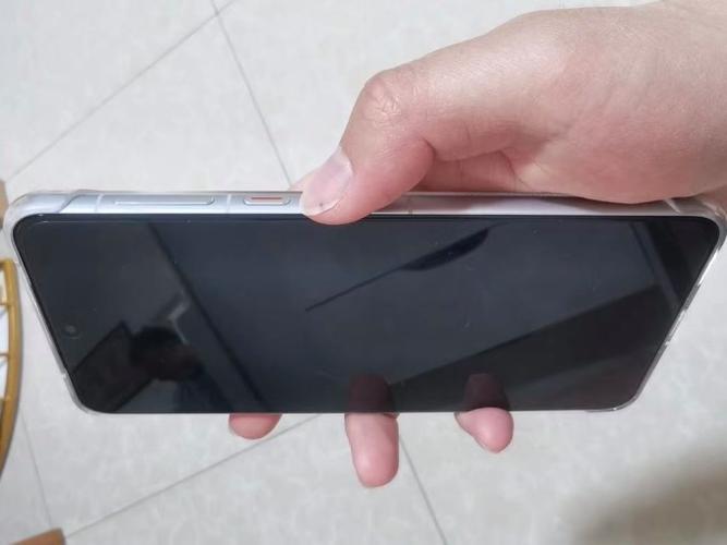 华为mate60手机卡在哪里装截图