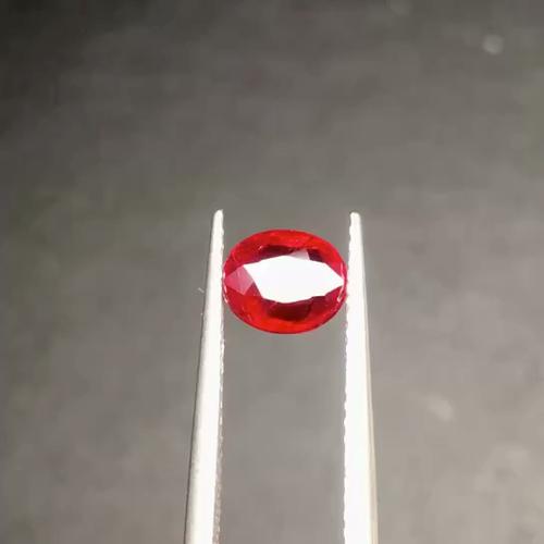 天然红宝石的台面截图