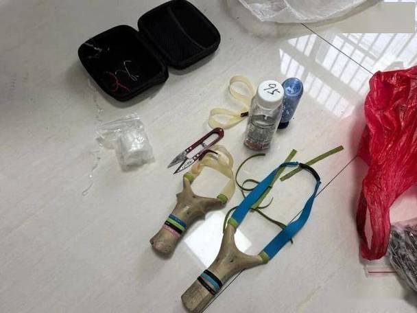 弹弓皮筋和钢珠的匹配图标