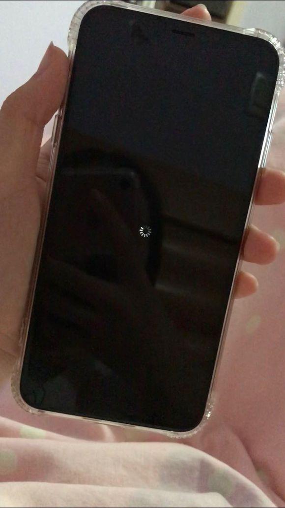 苹果X突然死机黑屏图标