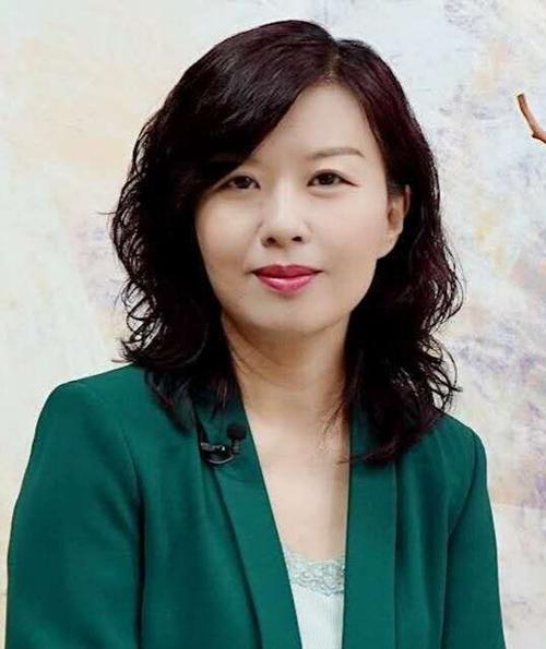 漫画《女教授》免费阅读图标