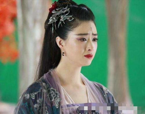 女主黑化变身截图