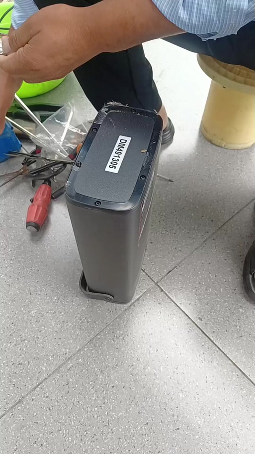 台铃电动车遥控换电池