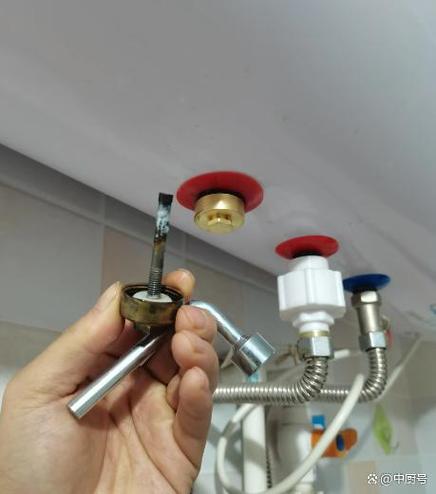 美的热水器镁棒更换视频截图