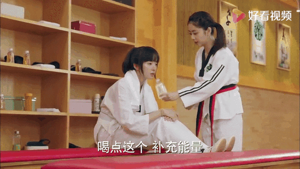 白兔夫妇婚礼及婚后图标