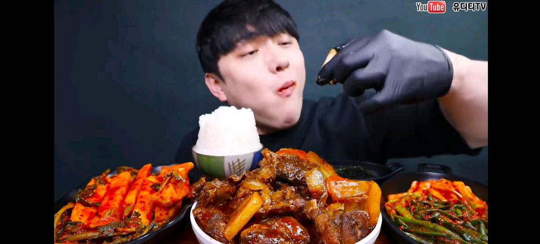 深渊巨口小哥吃牛肉的出处和背景故