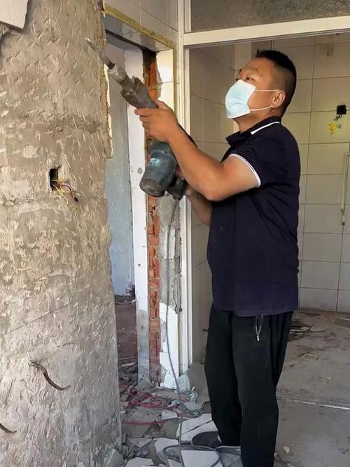 墙面旧瓷砖怎样铲除截图