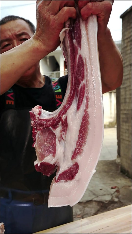 黑毛猪肉尽量少吃的原因图标