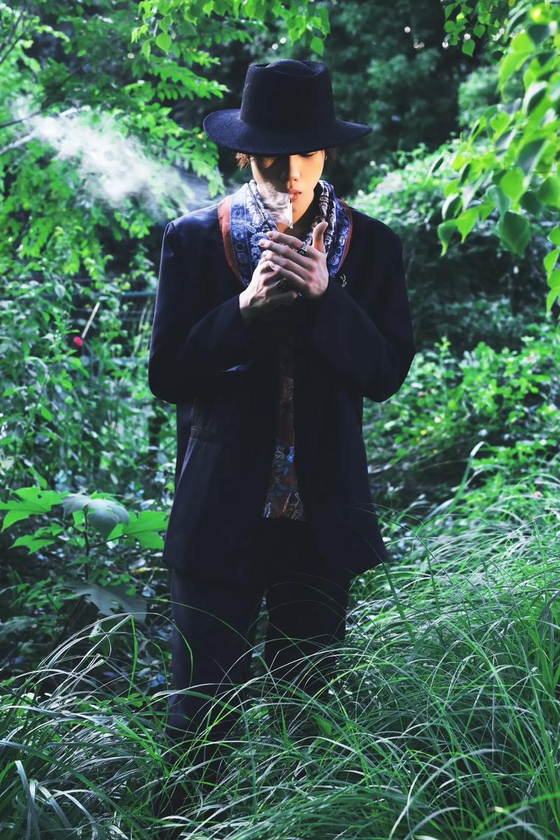 戴黑帽的男人 含义图标