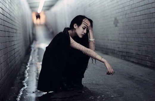 手机屏幕有白色透明阴影图标