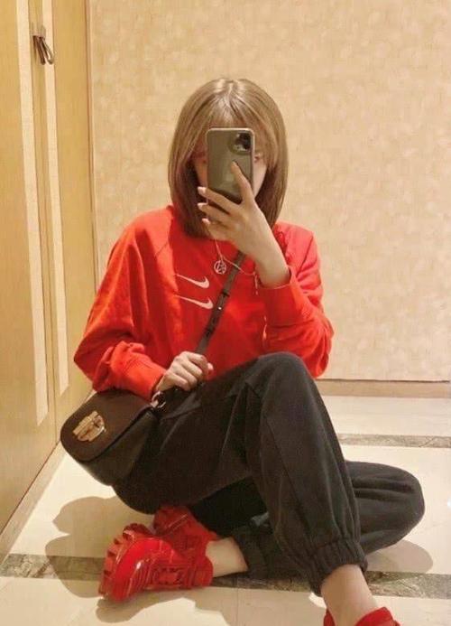 红色老爹鞋配什么衣服截图