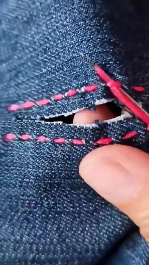 衣服刮了一条长口子怎么缝补截图
