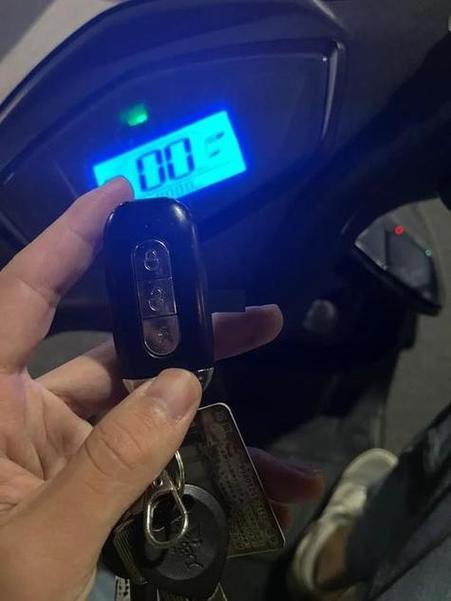 电动车钥匙拧了有电不走