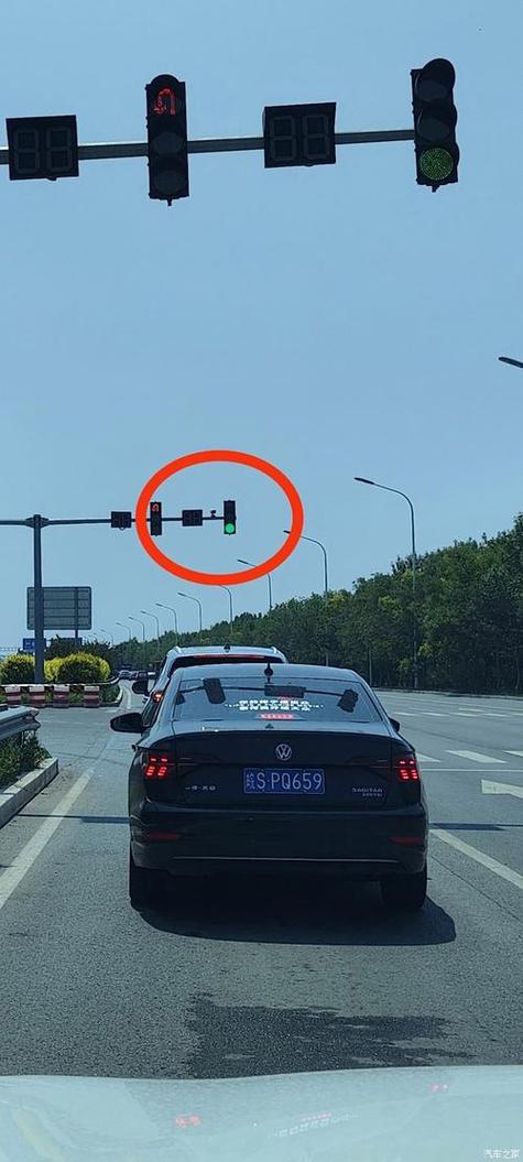 红绿灯摄像头拍超速吗图标