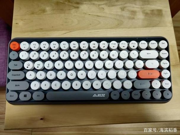 黑爵蓝牙键盘怎么进入配对状态图标