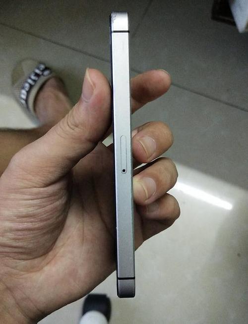 苹果se边框磕碰怎么修复截图