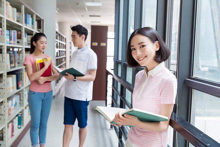 大学生资料库截图