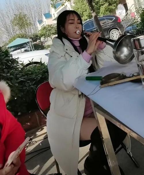 《吹喇叭》在线听图标