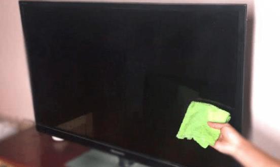 用什么擦电视机屏幕没有痕迹