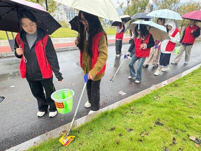 重庆市环保局刘芹截图
