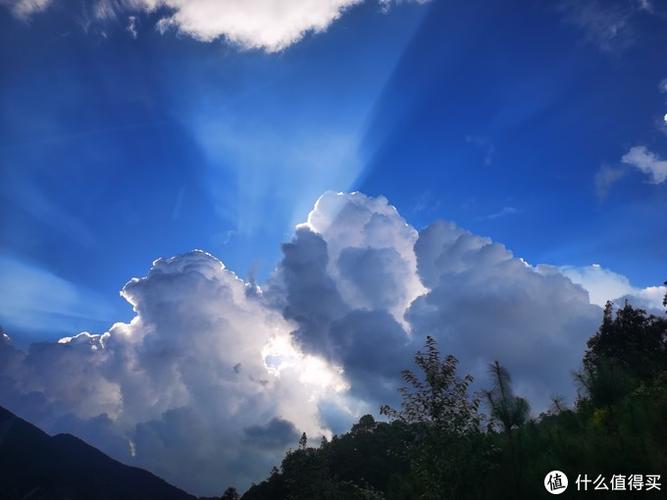 纵有浮云遮望眼,终有云开见天日