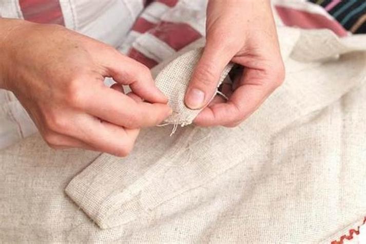 正缝着衣服针断了图标