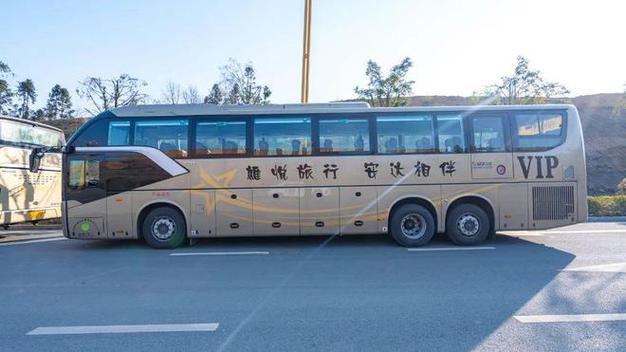 镇雄到昆明大巴