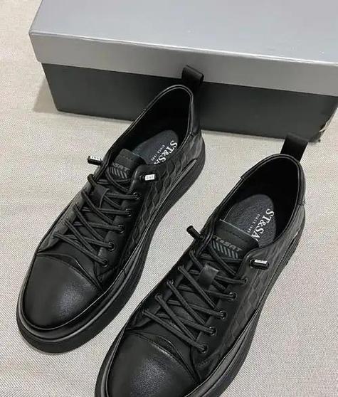 全黑的鞋子配什么鞋带截图