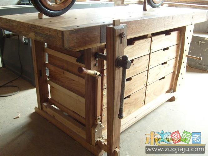 自制木工工作台图标
