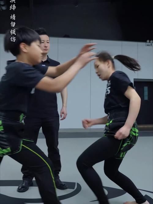 骑神闲杂技三姐妹训练视频最新版本截图