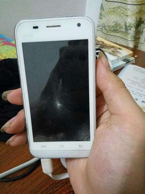 手机指示灯一直亮绿灯缩略图