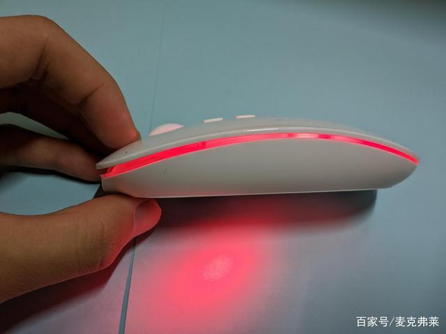 无线鼠标闪红灯