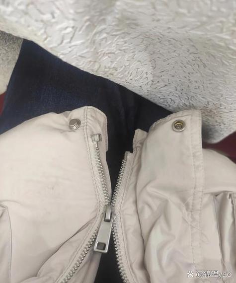 羽绒服拉链坏了图标