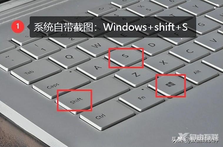为什么电脑会自动往下滑图标