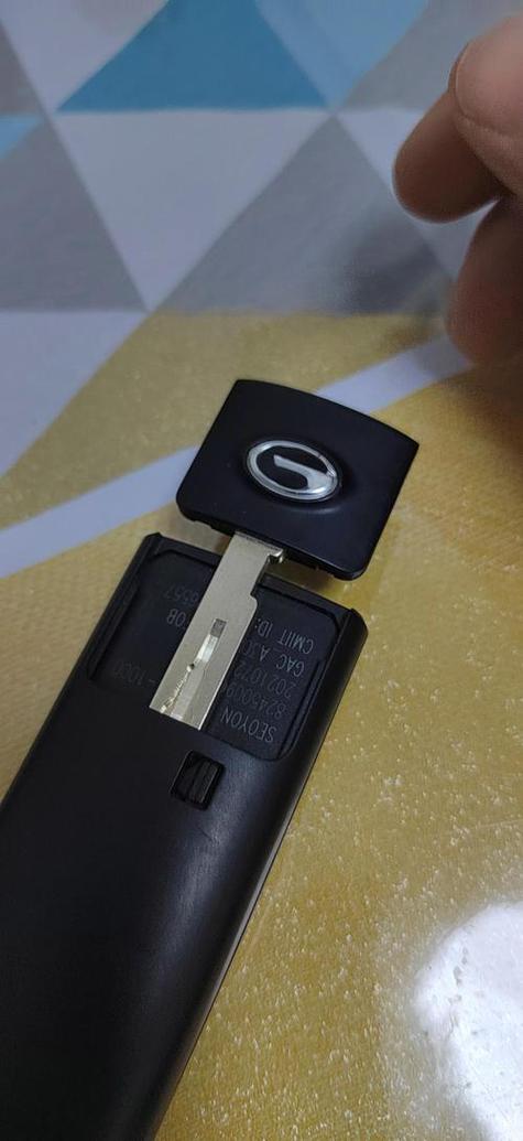 传奇车钥匙怎么打开换电池图标