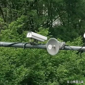 摄像头绿色灯一闪一闪截图