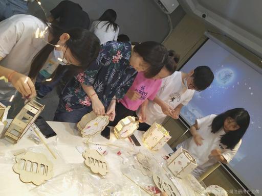 武汉歪裹科技有限公司图标