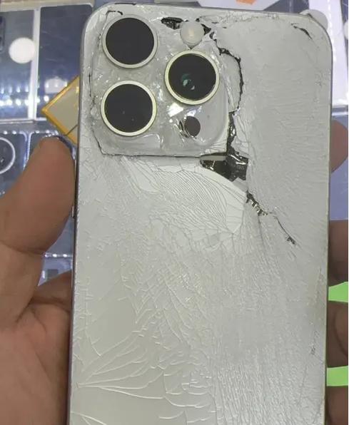 苹果屏幕摔碎了可以保修吗图标