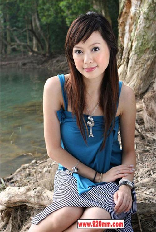 形容女子容貌美丽的四字成语图标