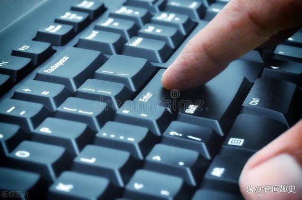 按一下键盘就出来一串图标