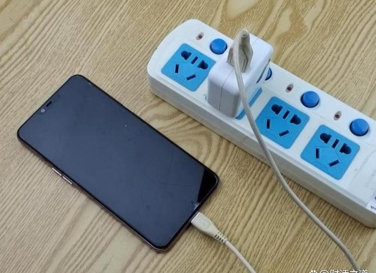 充电器一直不拔会有什么影响截图