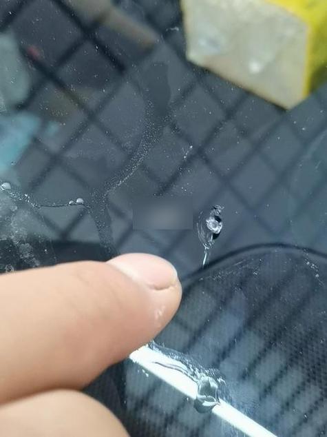 车子挡风玻璃裂了能修补吗截图