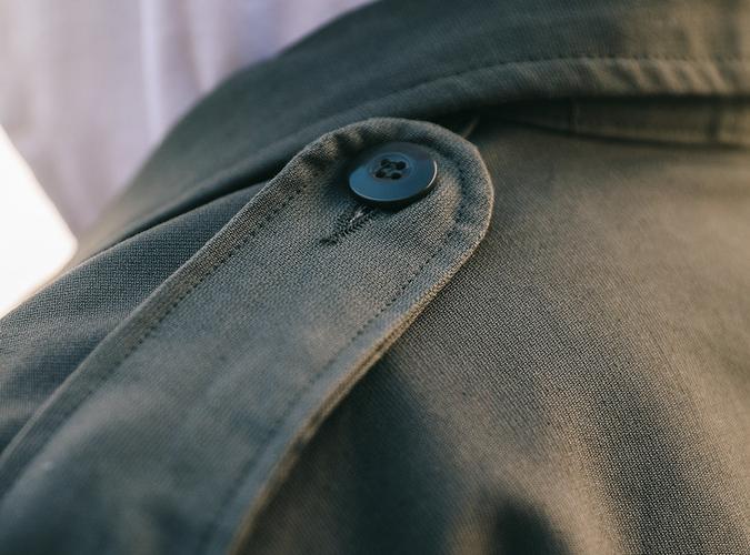 灰绿色衣服图片图标