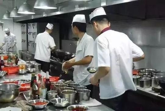 厨师包厨房赚钱吗图标