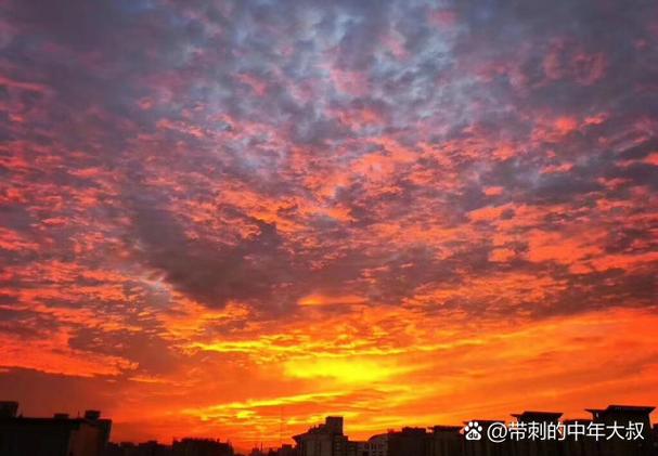 朝霞和晚霞唯美句子图标